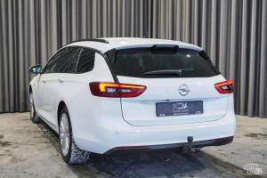 White Opel Insignia 2019 in Marijampole, with an engine capacity of 1.60 L and mileage of 191 thousand km for 10750 €, photo 11 on AUTOMOTO.COM.LV