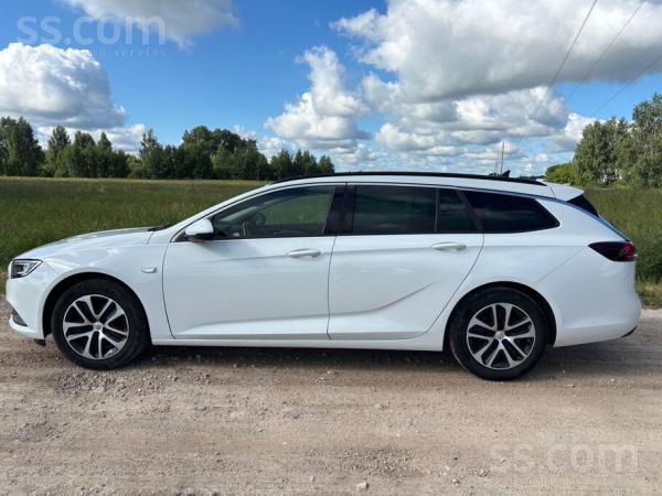 White Opel Insignia 2019 in Riga, with an engine capacity of 1.60 L and mileage of 209 thousand km for 7500 €, photo 2 on AUTOMOTO.COM.LV