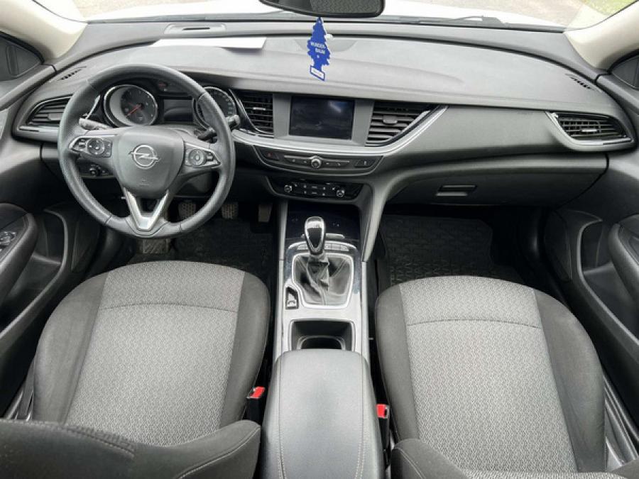 Balts Opel Insignia 2019 Narva, ar dzinēja tilpumu 1.60 L un nobraukumu 270 tūkst. km par 5999 €, foto 10 vietnē AUTOMOTO.COM.LV