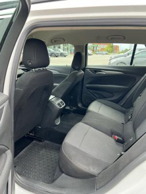 Balts Opel Insignia 2019 Narva, ar dzinēja tilpumu 1.60 L un nobraukumu 270 tūkst. km par 5999 €, foto 11 vietnē AUTOMOTO.COM.LV