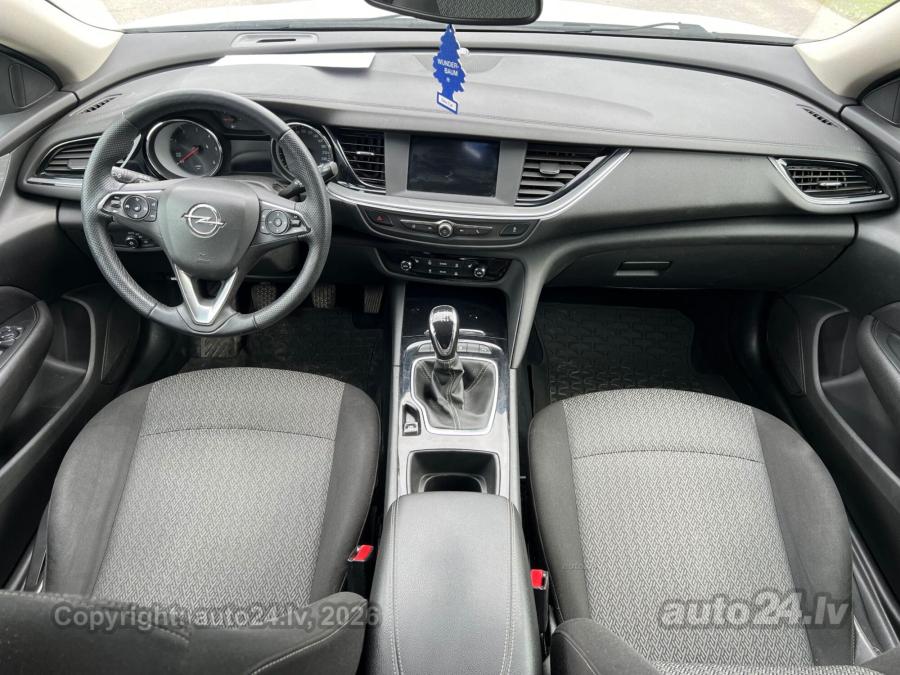 Balts Opel Insignia 2019 Narva, ar dzinēja tilpumu 1.60 L un nobraukumu 270 tūkst. km par 5999 €, foto 22 vietnē AUTOMOTO.COM.LV