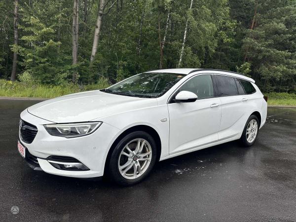 White Opel Insignia 2019 in Kaunas, with an engine capacity of 1.96 L and mileage of 176 thousand km for 8900 €, photo 1 on AUTOMOTO.COM.LV