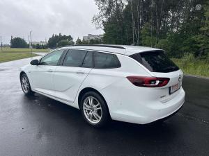 White Opel Insignia 2019 in Kaunas, with an engine capacity of 1.96 L and mileage of 176 thousand km for 8900 €, photo 3 on AUTOMOTO.COM.LV