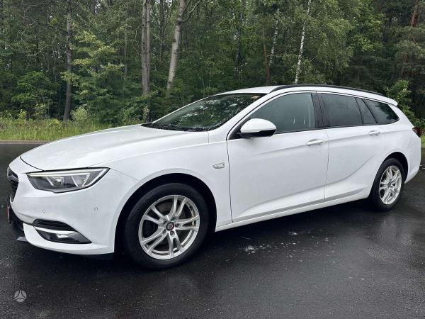 White Opel Insignia 2019 in Kaunas, with an engine capacity of 1.96 L and mileage of 176 thousand km for 8900 €, photo 10 on AUTOMOTO.COM.LV