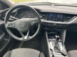 White Opel Insignia 2019 in Kaunas, with an engine capacity of 1.96 L and mileage of 176 thousand km for 8900 €, photo 17 on AUTOMOTO.COM.LV