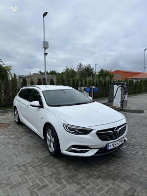White Opel Insignia 2019 in Kaunas, with an engine capacity of 1.60 L and mileage of 230 thousand km for 11000 €, photo  on AUTOMOTO.COM.LV