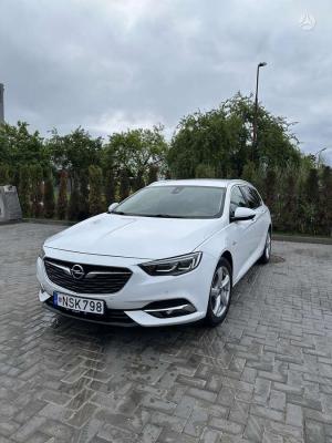 White Opel Insignia 2019 in Kaunas, with an engine capacity of 1.60 L and mileage of 230 thousand km for 11000 €, photo 4 on AUTOMOTO.COM.LV