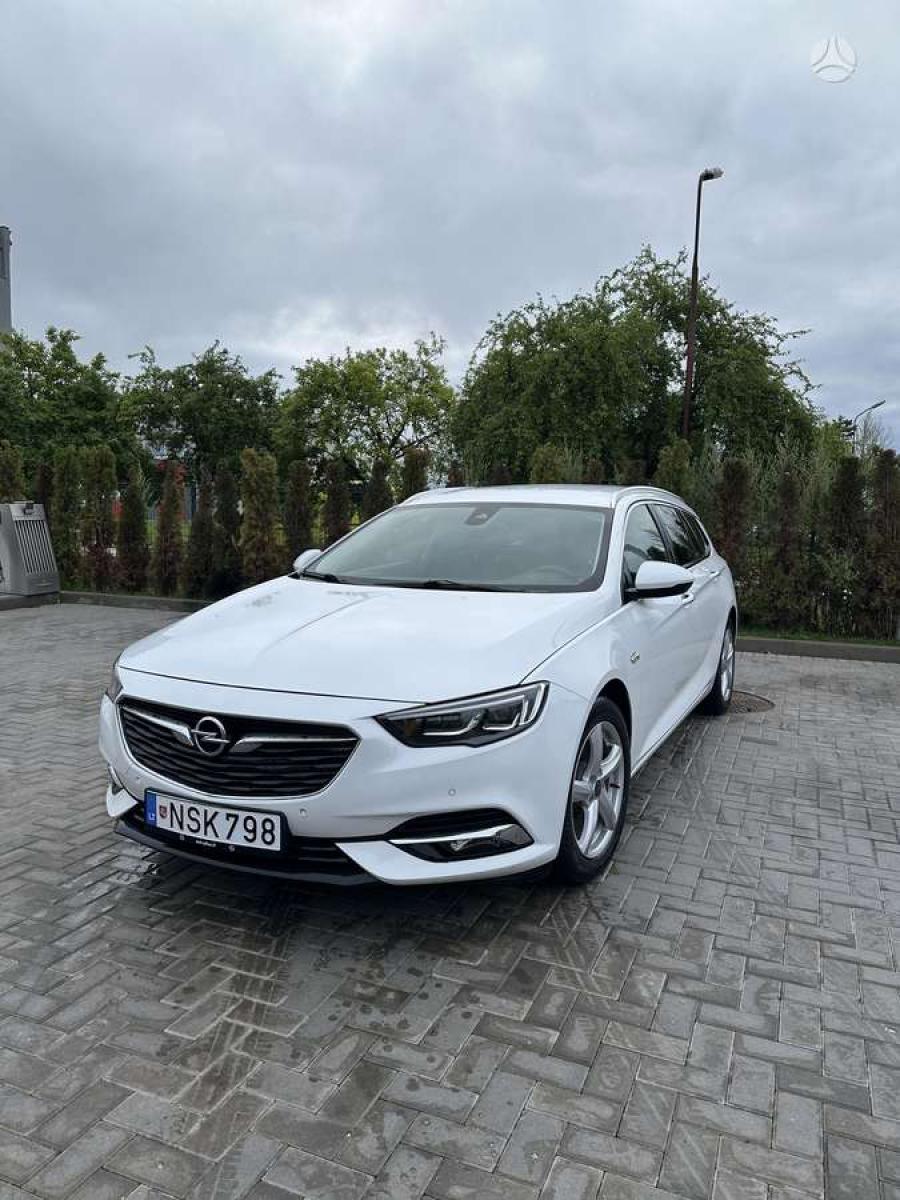 White Opel Insignia 2019 in Kaunas, with an engine capacity of 1.60 L and mileage of 230 thousand km for 11000 €, photo 4 on AUTOMOTO.COM.LV