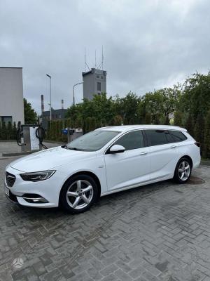 White Opel Insignia 2019 in Kaunas, with an engine capacity of 1.60 L and mileage of 230 thousand km for 11000 €, photo 5 on AUTOMOTO.COM.LV