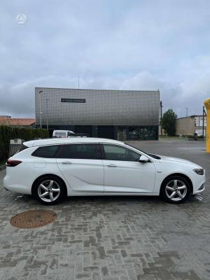 White Opel Insignia 2019 in Kaunas, with an engine capacity of 1.60 L and mileage of 230 thousand km for 11000 €, photo 6 on AUTOMOTO.COM.LV