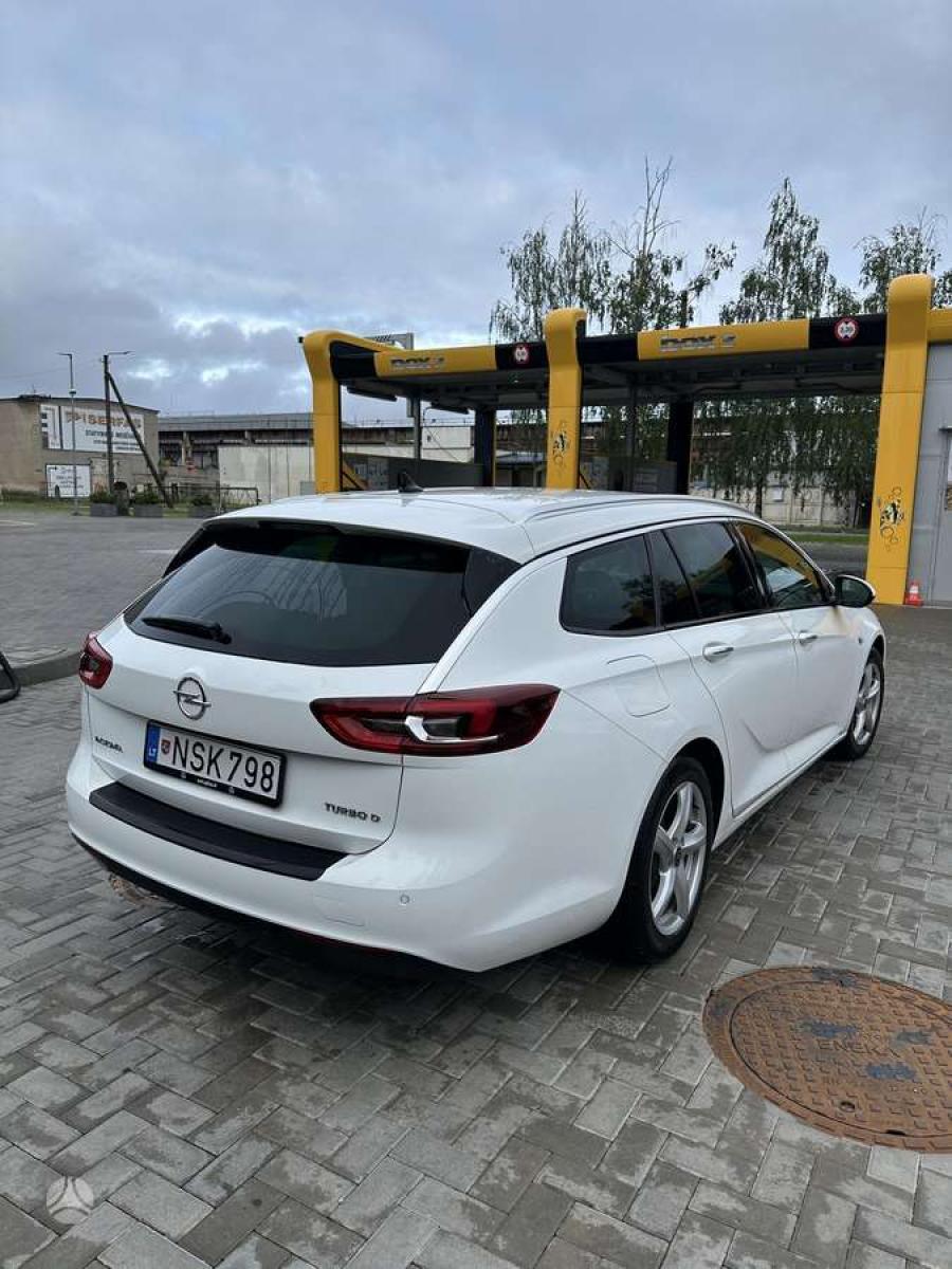 White Opel Insignia 2019 in Kaunas, with an engine capacity of 1.60 L and mileage of 230 thousand km for 11000 €, photo 8 on AUTOMOTO.COM.LV