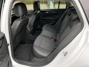 White Opel Insignia 2019 in Kaunas, with an engine capacity of 1.60 L and mileage of 230 thousand km for 11000 €, photo 13 on AUTOMOTO.COM.LV