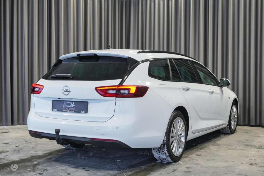 White Opel Insignia 2019 in Marijampole, with an engine capacity of 1.60 L and mileage of 191 thousand km for 10750 €, photo 14 on AUTOMOTO.COM.LV