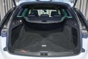 White Opel Insignia 2019 in Marijampole, with an engine capacity of 1.60 L and mileage of 191 thousand km for 10750 €, photo 16 on AUTOMOTO.COM.LV
