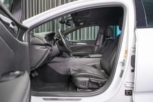 White Opel Insignia 2019 in Marijampole, with an engine capacity of 1.60 L and mileage of 191 thousand km for 10750 €, photo 29 on AUTOMOTO.COM.LV