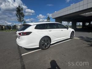 White Opel Insignia 2019 in Riga, with an engine capacity of 2.00 L and mileage of 116 thousand km for 12900 €, photo 3 on AUTOMOTO.COM.LV