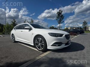 White Opel Insignia 2019 in Riga, with an engine capacity of 2.00 L and mileage of 116 thousand km for 12900 €, photo 5 on AUTOMOTO.COM.LV