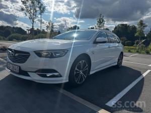 White Opel Insignia 2019 in Riga, with an engine capacity of 2.00 L and mileage of 116 thousand km for 12900 €, photo 6 on AUTOMOTO.COM.LV