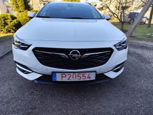 White Opel Insignia 2020 in Utena, with an engine capacity of 2.00 L and mileage of 200 thousand km for 9990 €, photo  on AUTOMOTO.COM.LV