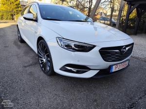 White Opel Insignia 2020 in Utena, with an engine capacity of 2.00 L and mileage of 200 thousand km for 9990 €, photo 3 on AUTOMOTO.COM.LV