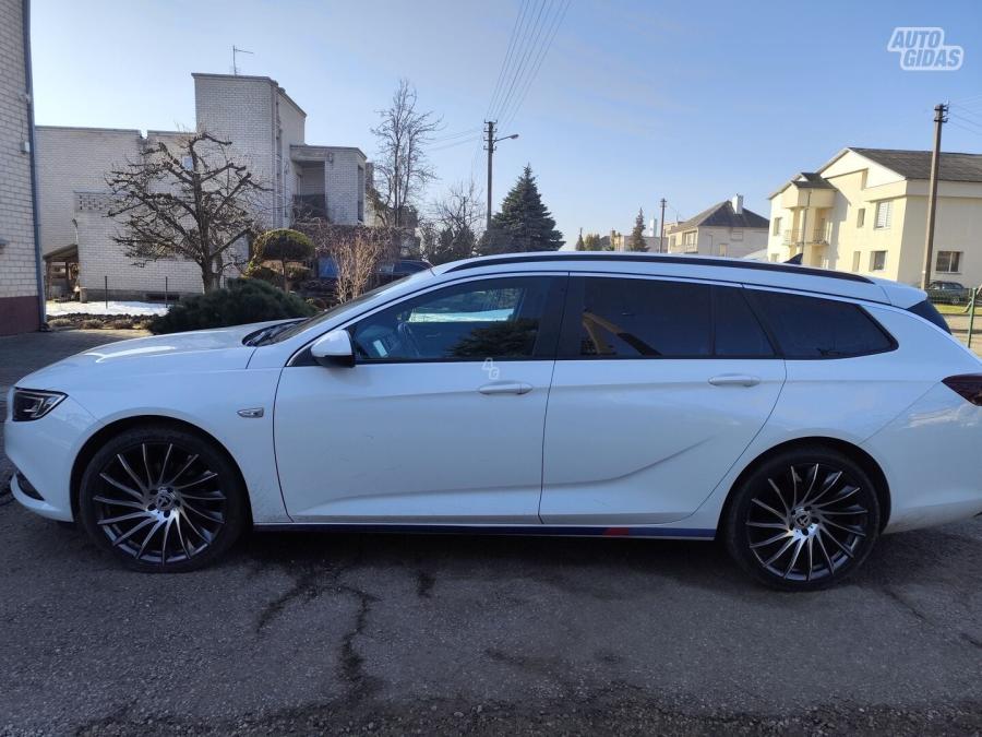 White Opel Insignia 2020 in Utena, with an engine capacity of 2.00 L and mileage of 200 thousand km for 9990 €, photo 11 on AUTOMOTO.COM.LV