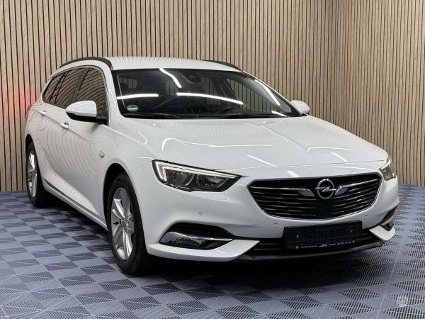 White Opel Insignia 2020 in Marijampole, with an engine capacity of 1.96 L and mileage of 152 thousand km for 9500 €, photo 1 on AUTOMOTO.COM.LV