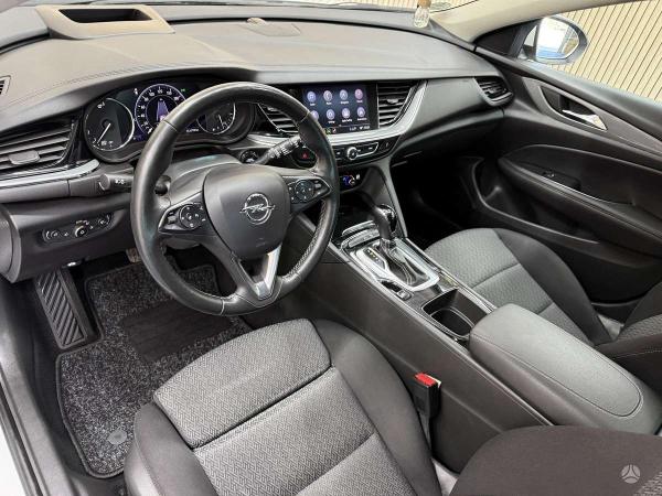 White Opel Insignia 2020 in Marijampole, with an engine capacity of 1.96 L and mileage of 152 thousand km for 9500 €, photo 2 on AUTOMOTO.COM.LV