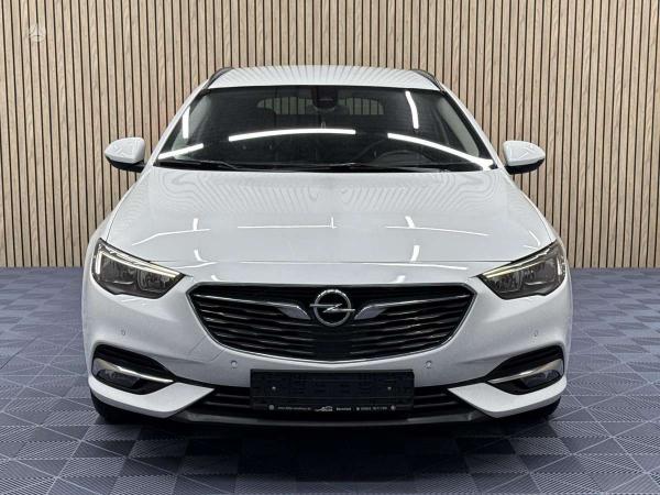 White Opel Insignia 2020 in Marijampole, with an engine capacity of 1.96 L and mileage of 152 thousand km for 9500 €, photo 3 on AUTOMOTO.COM.LV