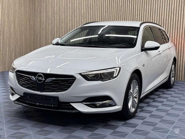 White Opel Insignia 2020 in Marijampole, with an engine capacity of 1.96 L and mileage of 152 thousand km for 9500 €, photo 4 on AUTOMOTO.COM.LV
