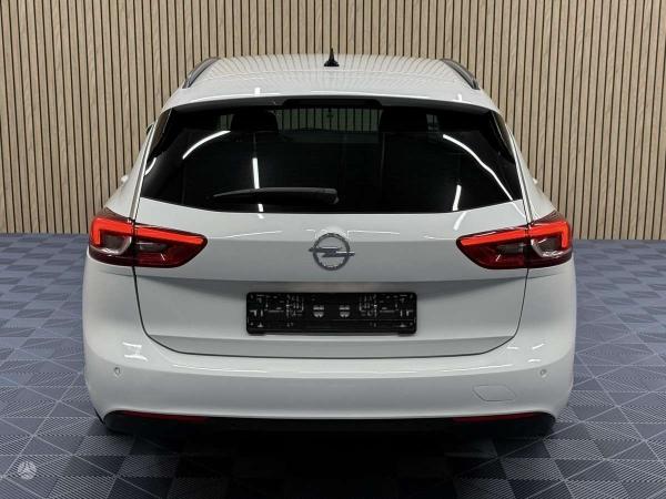 White Opel Insignia 2020 in Marijampole, with an engine capacity of 1.96 L and mileage of 152 thousand km for 9500 €, photo 6 on AUTOMOTO.COM.LV