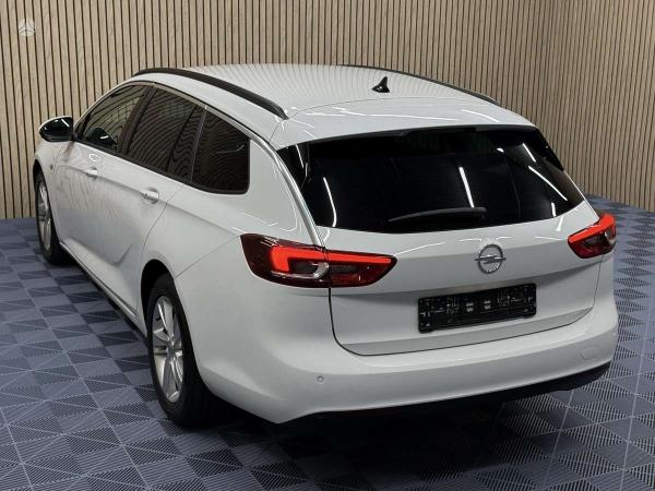 White Opel Insignia 2020 in Marijampole, with an engine capacity of 1.96 L and mileage of 152 thousand km for 9500 €, photo 10 on AUTOMOTO.COM.LV
