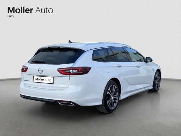 White Opel Insignia 2020 in Parnu, with an engine capacity of 1.50 L and mileage of 138 thousand km for 15950 €, photo 3 on AUTOMOTO.COM.LV