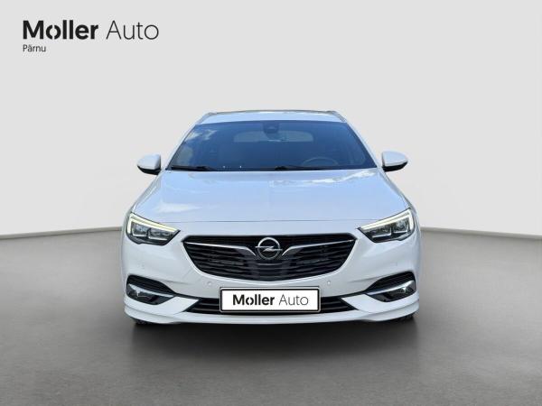 White Opel Insignia 2020 in Parnu, with an engine capacity of 1.50 L and mileage of 138 thousand km for 15950 €, photo 4 on AUTOMOTO.COM.LV