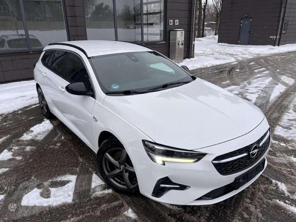 White Opel Insignia 2021 in Utena, with an engine capacity of 1.50 L and mileage of 230 thousand km for 9500 €, photo 2 on AUTOMOTO.COM.LV