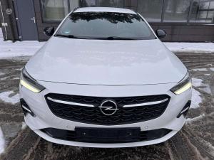 White Opel Insignia 2021 in Utena, with an engine capacity of 1.50 L and mileage of 230 thousand km for 9500 €, photo 3 on AUTOMOTO.COM.LV