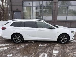 White Opel Insignia 2021 in Utena, with an engine capacity of 1.50 L and mileage of 230 thousand km for 9500 €, photo 7 on AUTOMOTO.COM.LV