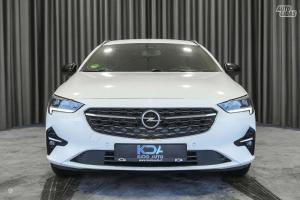 White Opel Insignia 2021 in Marijampole, with an engine capacity of 2.00 L and mileage of 114 thousand km for 13750 €, photo 3 on AUTOMOTO.COM.LV