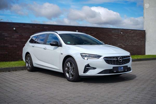 White Opel Insignia 2021 in Marijampole, with an engine capacity of 1.96 L and mileage of 114 thousand km for 11950 €, photo 1 on AUTOMOTO.COM.LV