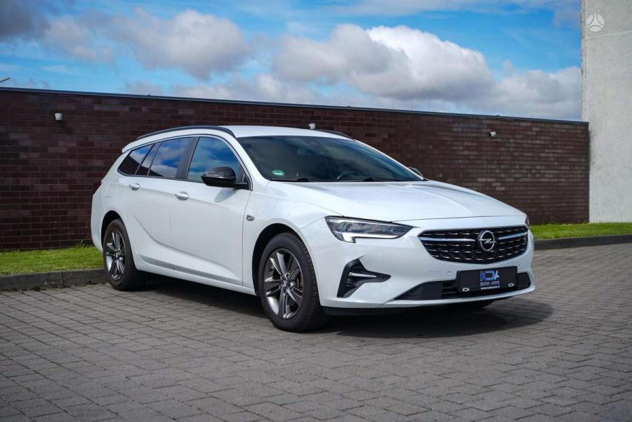 White Opel Insignia 2021 in Marijampole, with an engine capacity of 1.96 L and mileage of 114 thousand km for 11950 €, photo 1 on AUTOMOTO.COM.LV