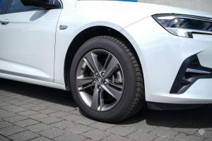 White Opel Insignia 2021 in Marijampole, with an engine capacity of 1.96 L and mileage of 114 thousand km for 11950 €, photo 7 on AUTOMOTO.COM.LV