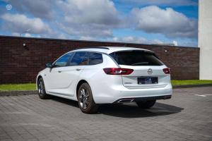 White Opel Insignia 2021 in Marijampole, with an engine capacity of 1.96 L and mileage of 114 thousand km for 11950 €, photo 10 on AUTOMOTO.COM.LV