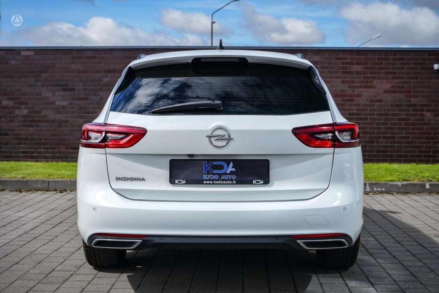 White Opel Insignia 2021 in Marijampole, with an engine capacity of 1.96 L and mileage of 114 thousand km for 11950 €, photo 12 on AUTOMOTO.COM.LV