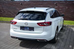 White Opel Insignia 2021 in Marijampole, with an engine capacity of 1.96 L and mileage of 114 thousand km for 11950 €, photo 13 on AUTOMOTO.COM.LV