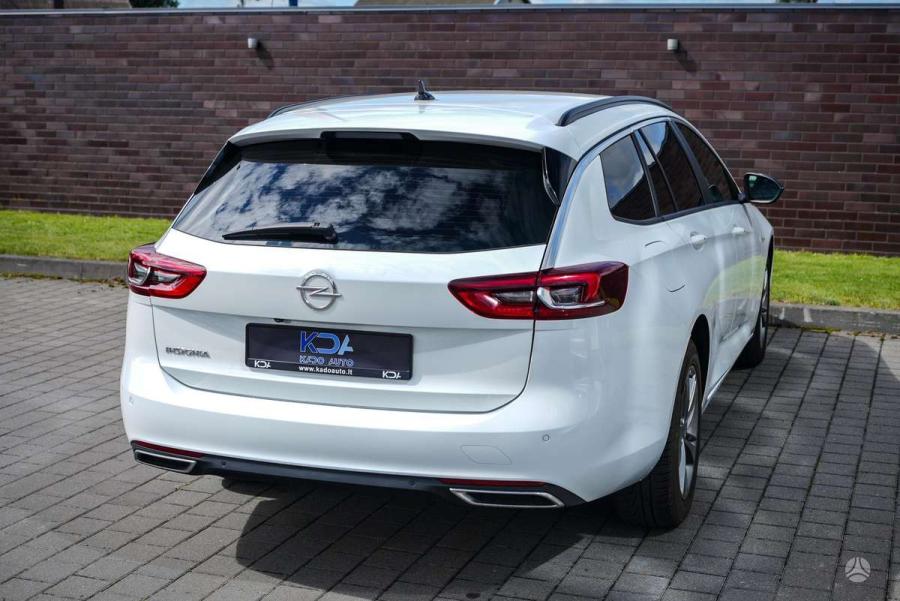 White Opel Insignia 2021 in Marijampole, with an engine capacity of 1.96 L and mileage of 114 thousand km for 11950 €, photo 13 on AUTOMOTO.COM.LV