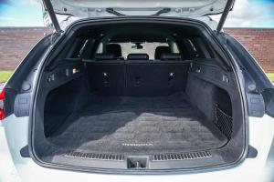 White Opel Insignia 2021 in Marijampole, with an engine capacity of 1.96 L and mileage of 114 thousand km for 11950 €, photo 16 on AUTOMOTO.COM.LV