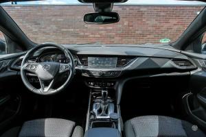 White Opel Insignia 2021 in Marijampole, with an engine capacity of 1.96 L and mileage of 114 thousand km for 11950 €, photo 18 on AUTOMOTO.COM.LV