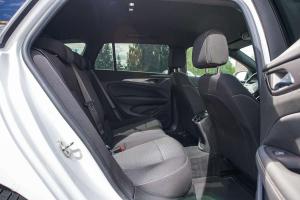 White Opel Insignia 2021 in Marijampole, with an engine capacity of 1.96 L and mileage of 114 thousand km for 11950 €, photo 37 on AUTOMOTO.COM.LV