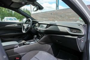 White Opel Insignia 2021 in Marijampole, with an engine capacity of 1.96 L and mileage of 114 thousand km for 11950 €, photo 39 on AUTOMOTO.COM.LV
