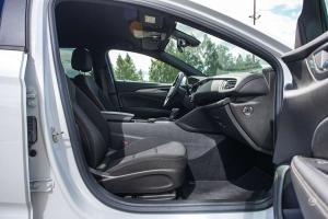 White Opel Insignia 2021 in Marijampole, with an engine capacity of 1.96 L and mileage of 114 thousand km for 11950 €, photo 40 on AUTOMOTO.COM.LV
