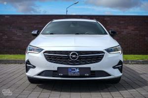 White Opel Insignia 2021 in Kaunas, with an engine capacity of 2.00 L and mileage of 114 thousand km for 11950 €, photo 4 on AUTOMOTO.COM.LV